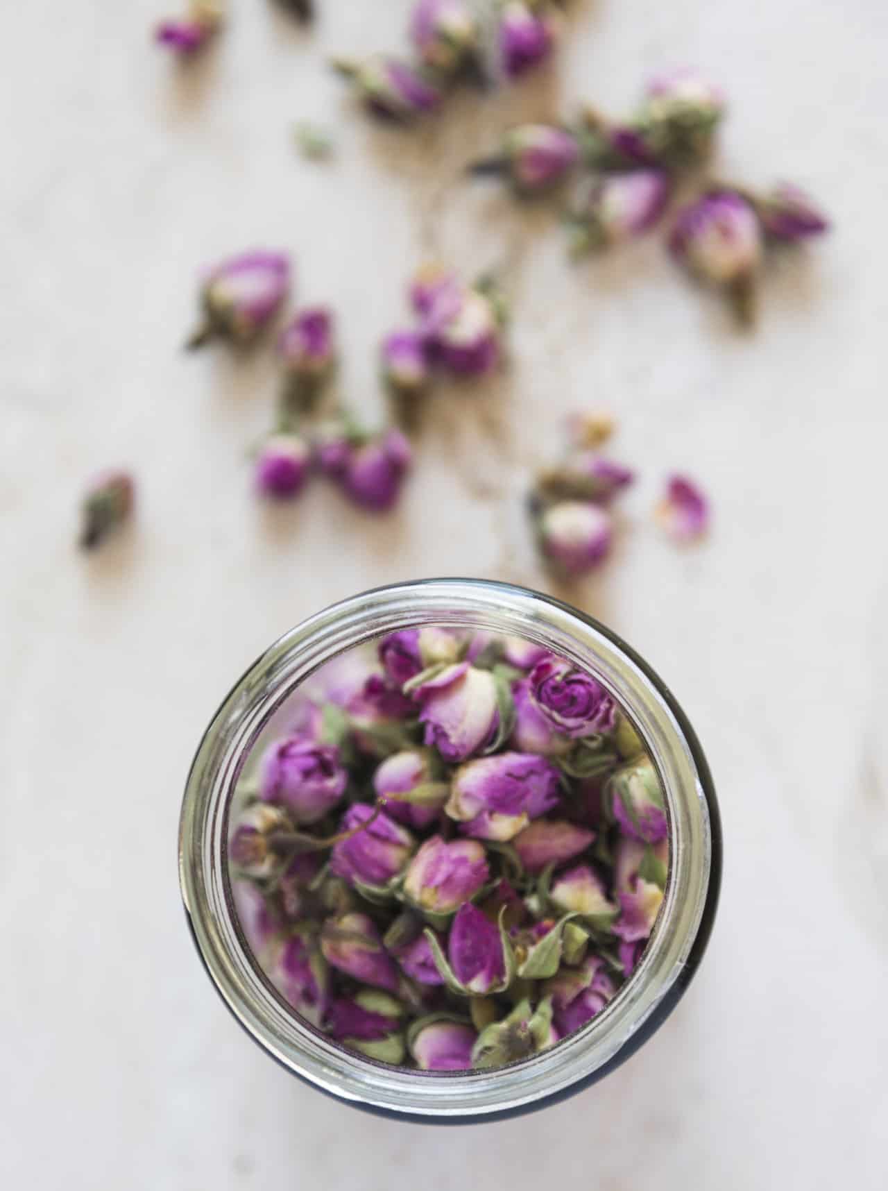 Rosenwasser selber machen: Beauty-Tonic mit nur 2 Zutaten